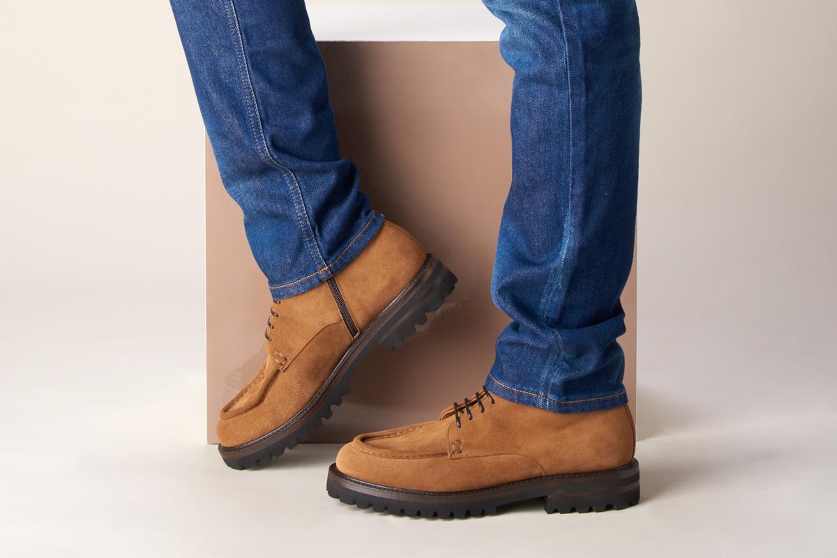 Scarpe Scamosciate: Come Sceglierle, Indossarle e Pulirle